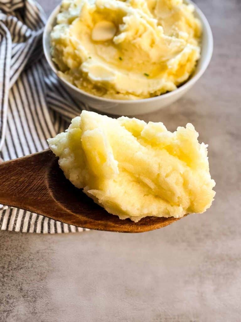 Almond Milk Mashed Potatoes | Loveable Lemons