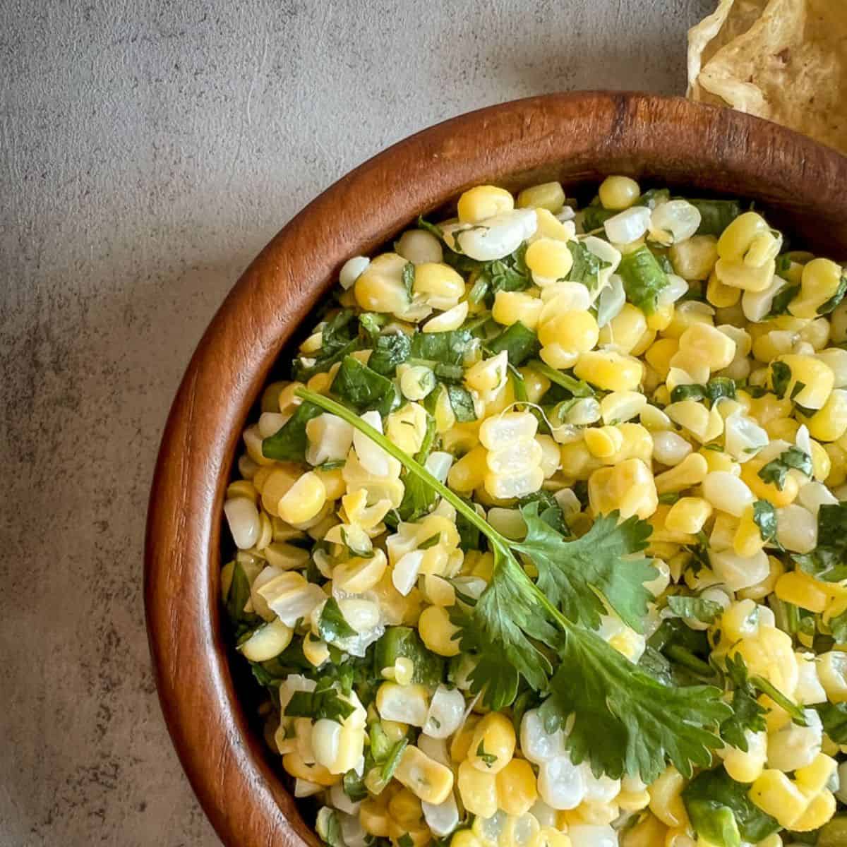 Low FODMAP Fresh Corn Salsa | Loveable Lemons
