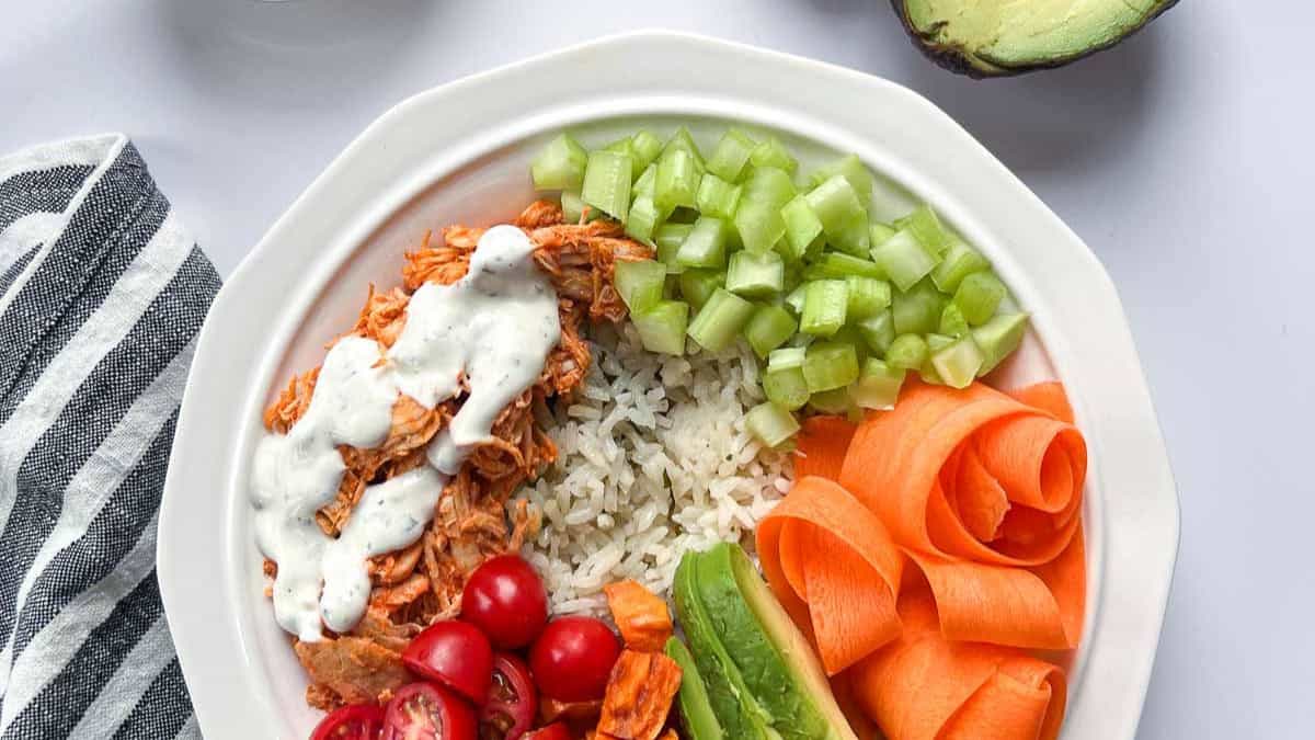 Buffalo Chicken Rice Bowls With Cilantro Rice | Loveable Lemons