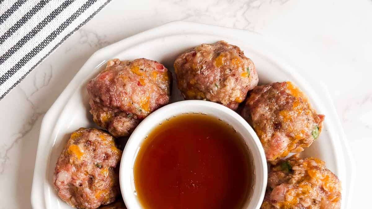 Breakfast Meatballs With Bacon and Cheese | Loveable Lemons
