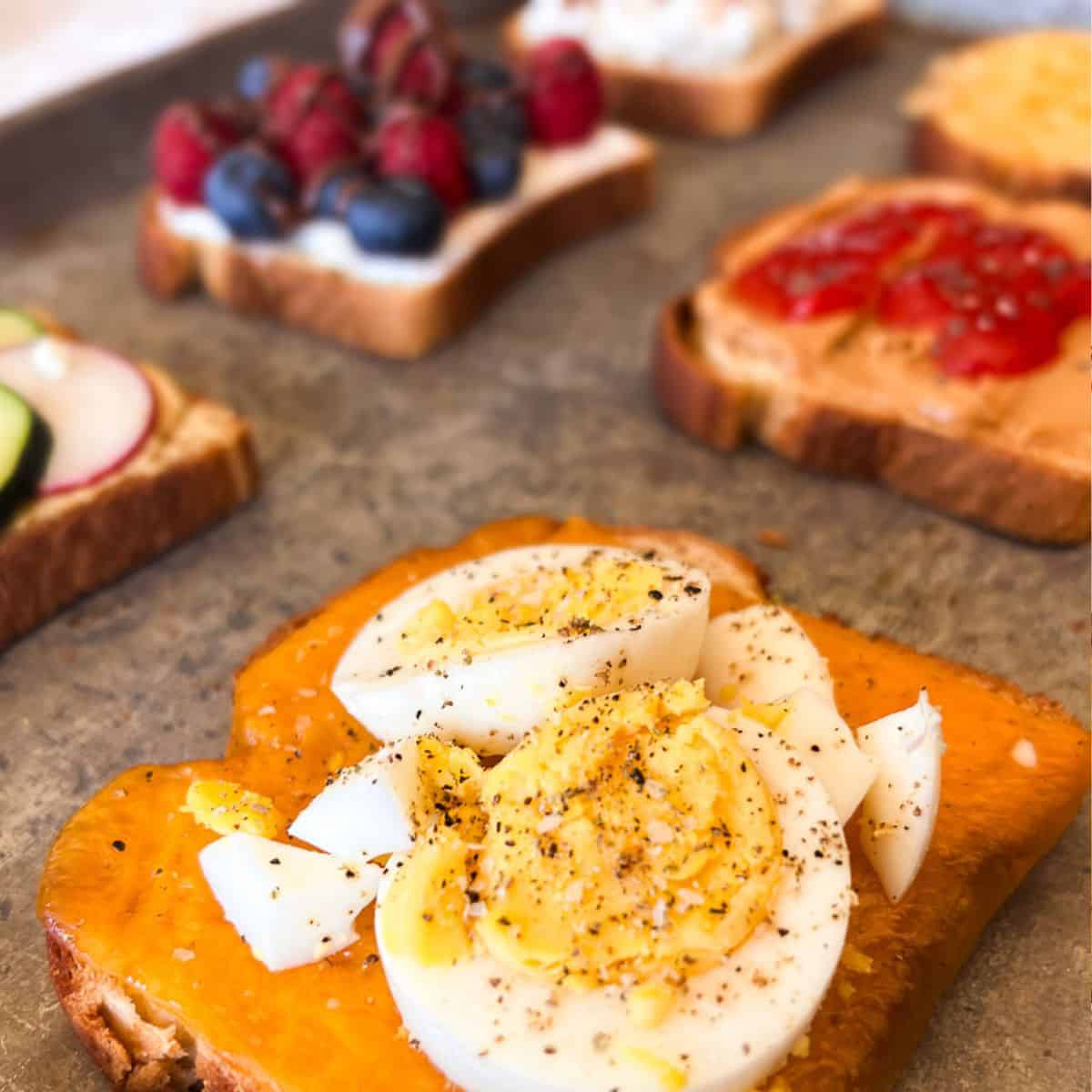 Toast Toppers With Gluten Free Bread | Loveable Lemons