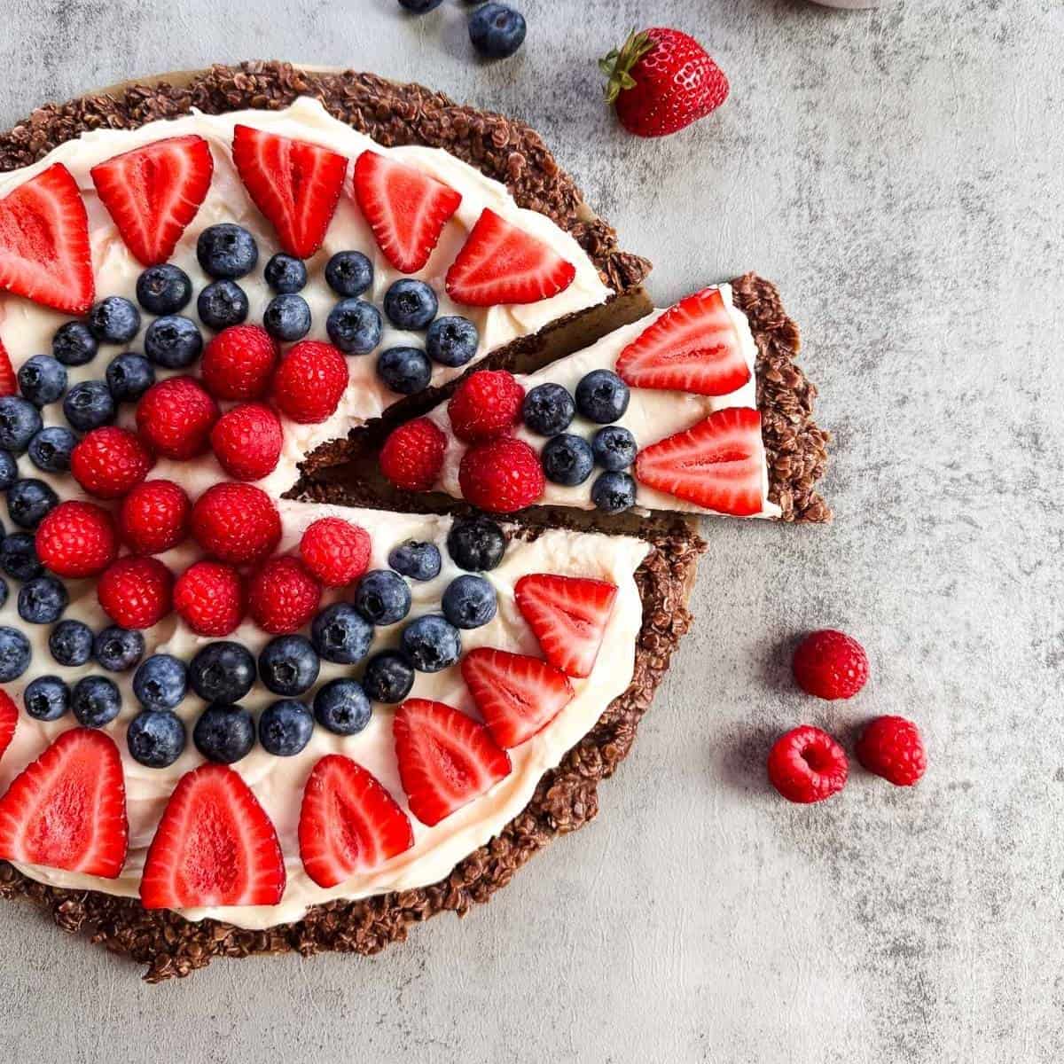 No Bake Gluten Free Fruit Pizza (Low FODMAP) | Loveable Lemons